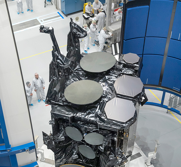 Lockheed Martin-bulit AEHF satellite packed, prepared to join ... Lockheed Martin-bulit AEHF satellite packed, prepared to join ...